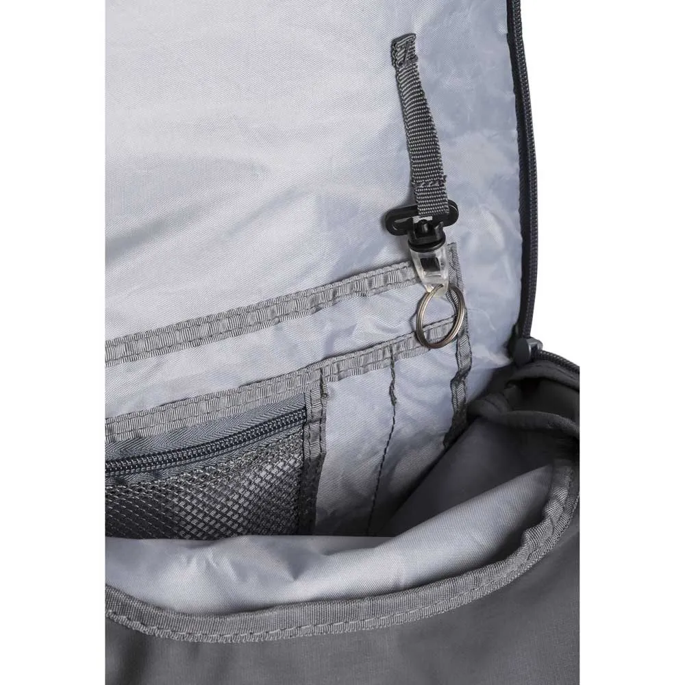 Trespass Albus 30ml backpack Black | Trekkinn