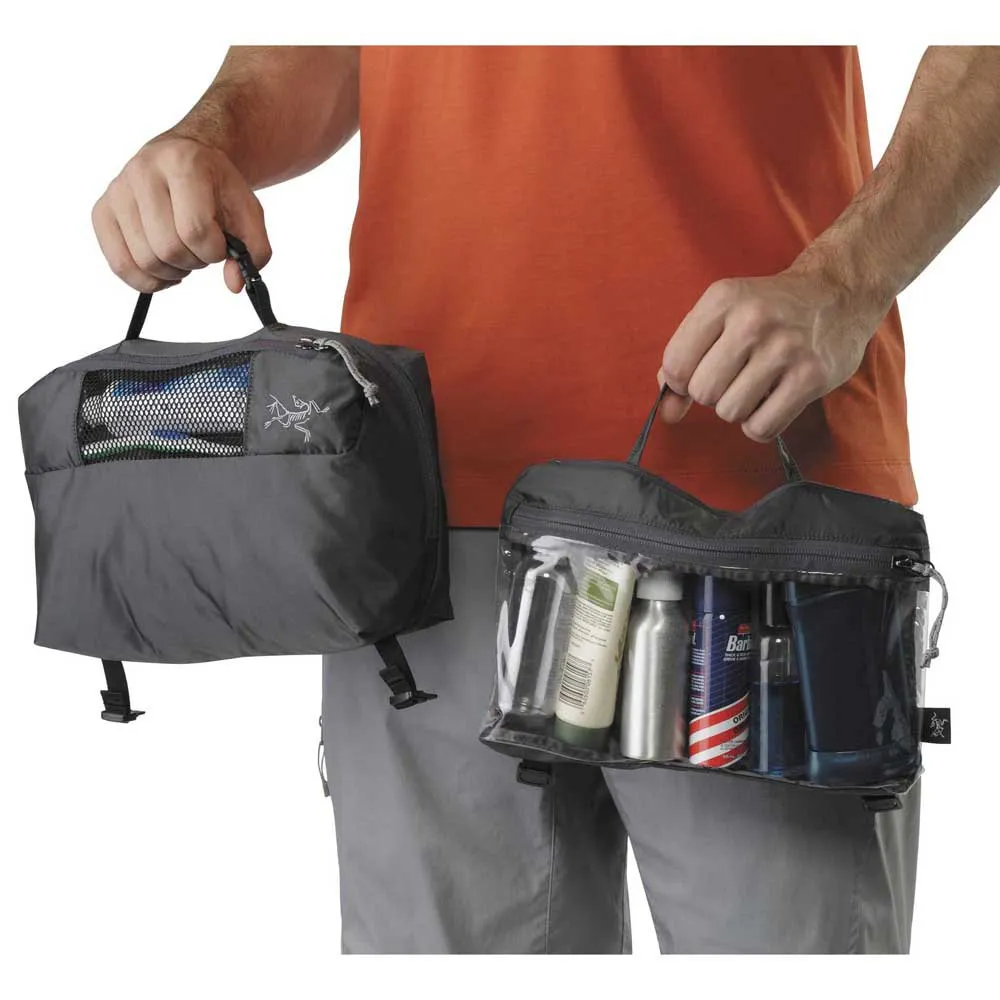 Arc’teryx Index Large Toiletries Bag Red | Trekkinn