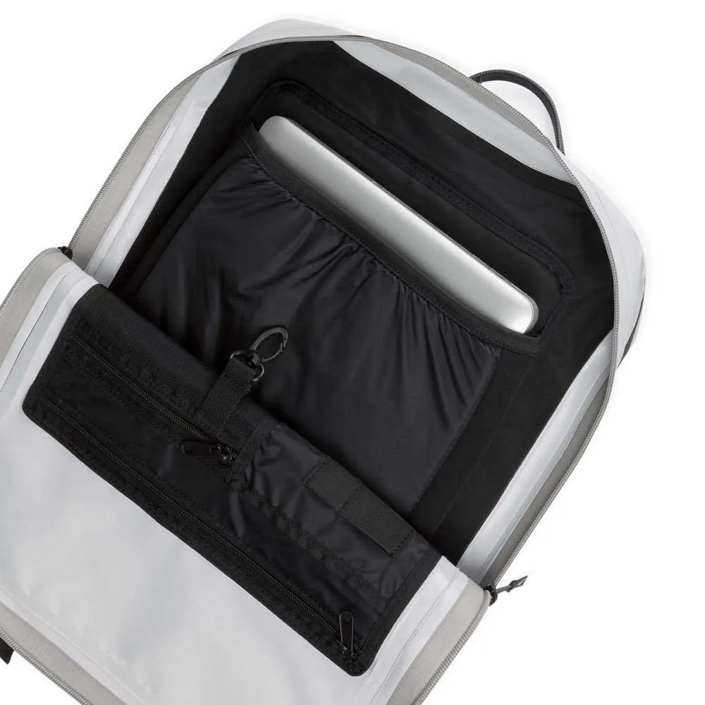 Musto WP Dynamic 20L Backpack Black | Waveinn