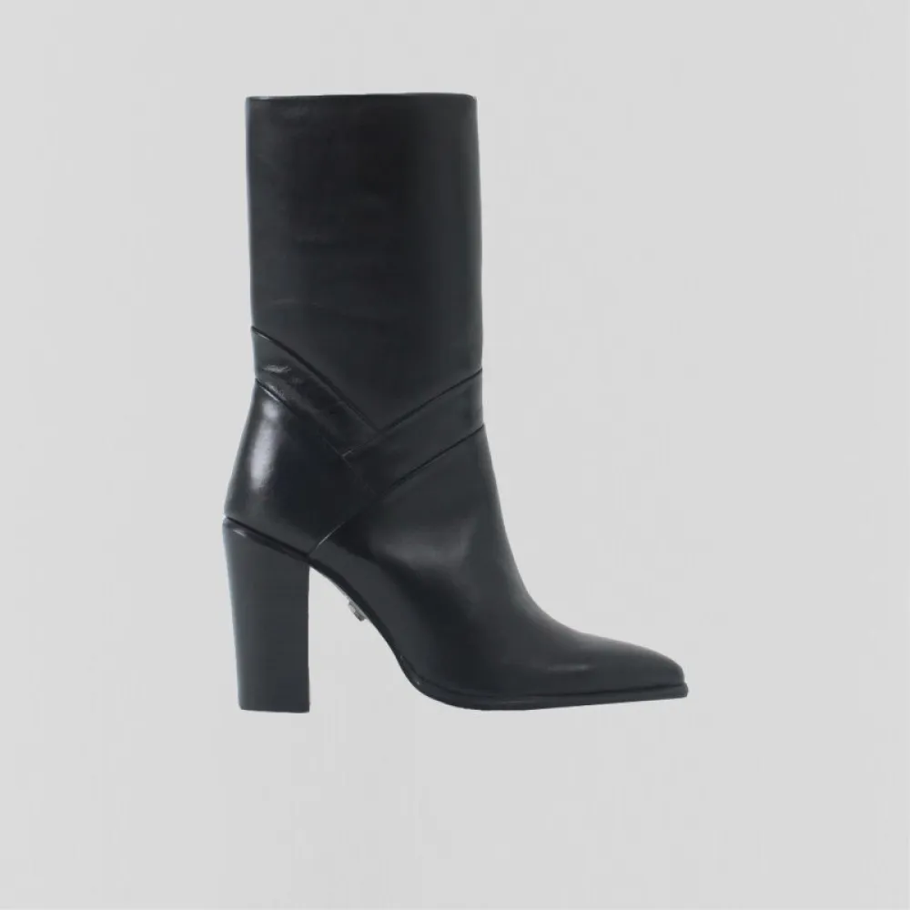 Bronx Boots Black | Dressinn