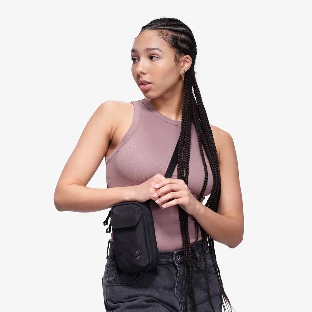 Chrome Logan Pouch Bag Black | Dressinn