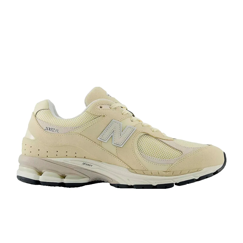 New balance M2002 trainers Beige | Dressinn